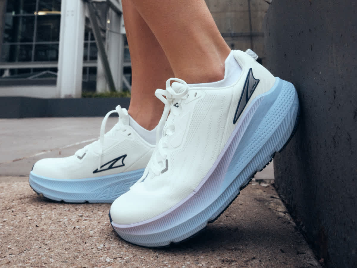 Do You Need Arch Support for Flat Feet? | Altra Running US